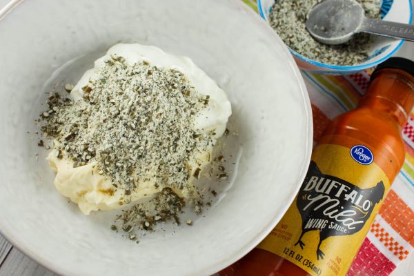 Buffalo Ranch Dressing - The Food Hussy